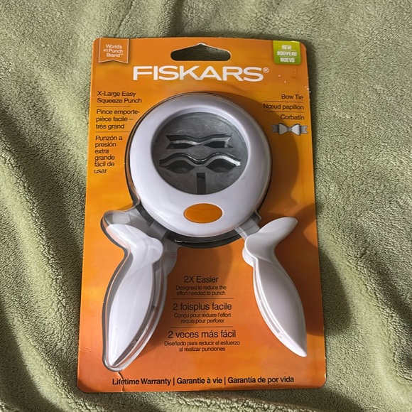 Fiskers | Office | New Fishers Xl Easy Squeeze Bow Tie Punch | Poshmark
